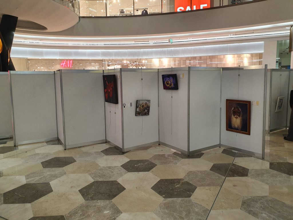 White Display Wall – joined 1.8m H | Exhibition & Display Services